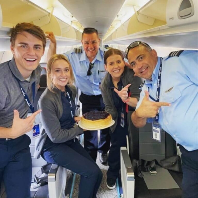 What is the Perfect Height to Become a Cabin Crew? - Cabin Crew HQ