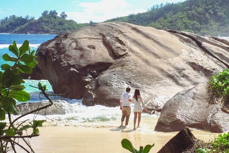 Flight Attendant Hotel Layover Experiences and Itineraries