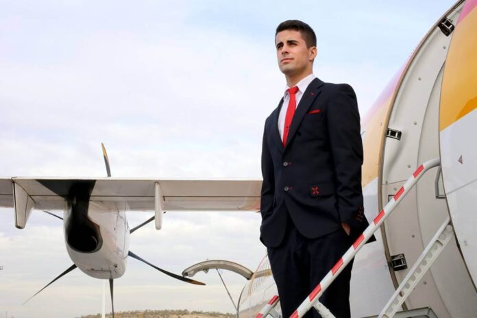 How to Become a Male Flight Attendant - Cabin Crew HQ