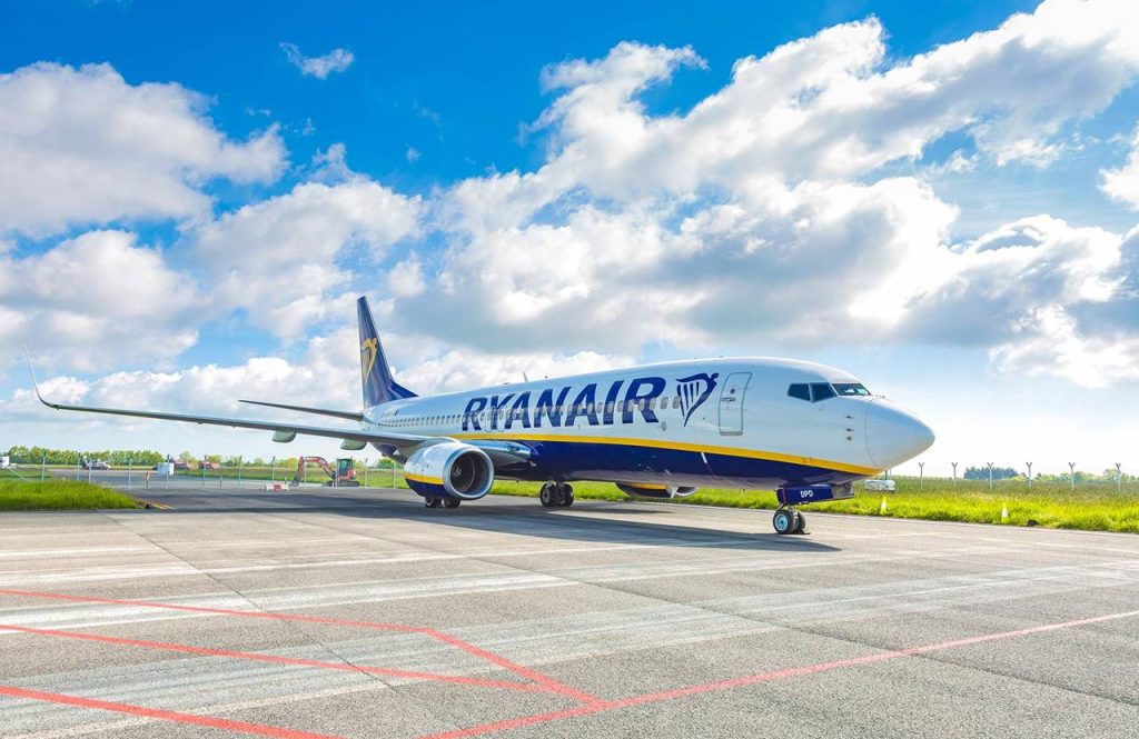 RyanAir Bases Hub Locations for Flight Attendants and Pilots - Cabin ...