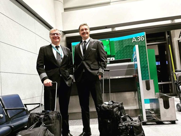 Frontier Airlines Pilot Salary and Benefits - Cabin Crew HQ