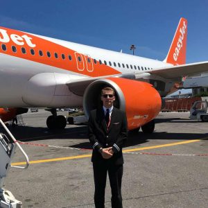 EasyJet Pilot Salary and Benefits - Cabin Crew HQ